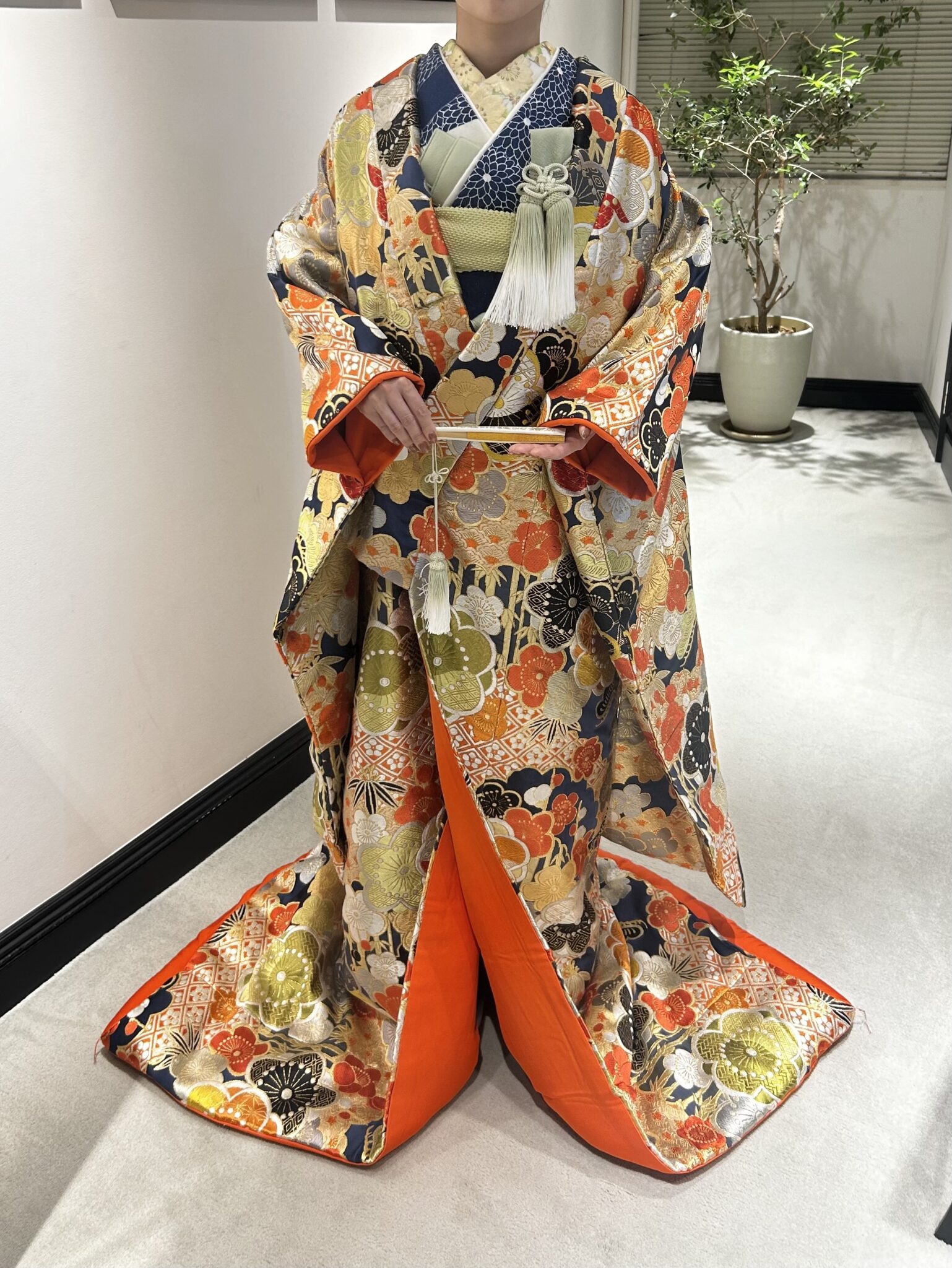 和装コーディネートのご紹介=梅の刺繍が美しい色打掛= | BLOG | JUNO | 色打掛 | 前撮り | 和装 | 色打掛 | ST.MARGARET dress salon by ...