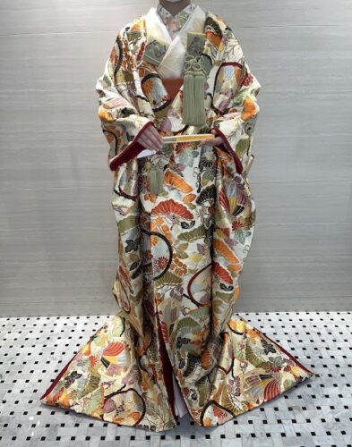 色打掛のご紹介～桃山蝶に松藤文～ | JUNO(ジュノ) () | BLOG | JUNO | 色打掛 | シーホーク店 | Blog & News | JUNO（ジュノ） - ウェディング ...